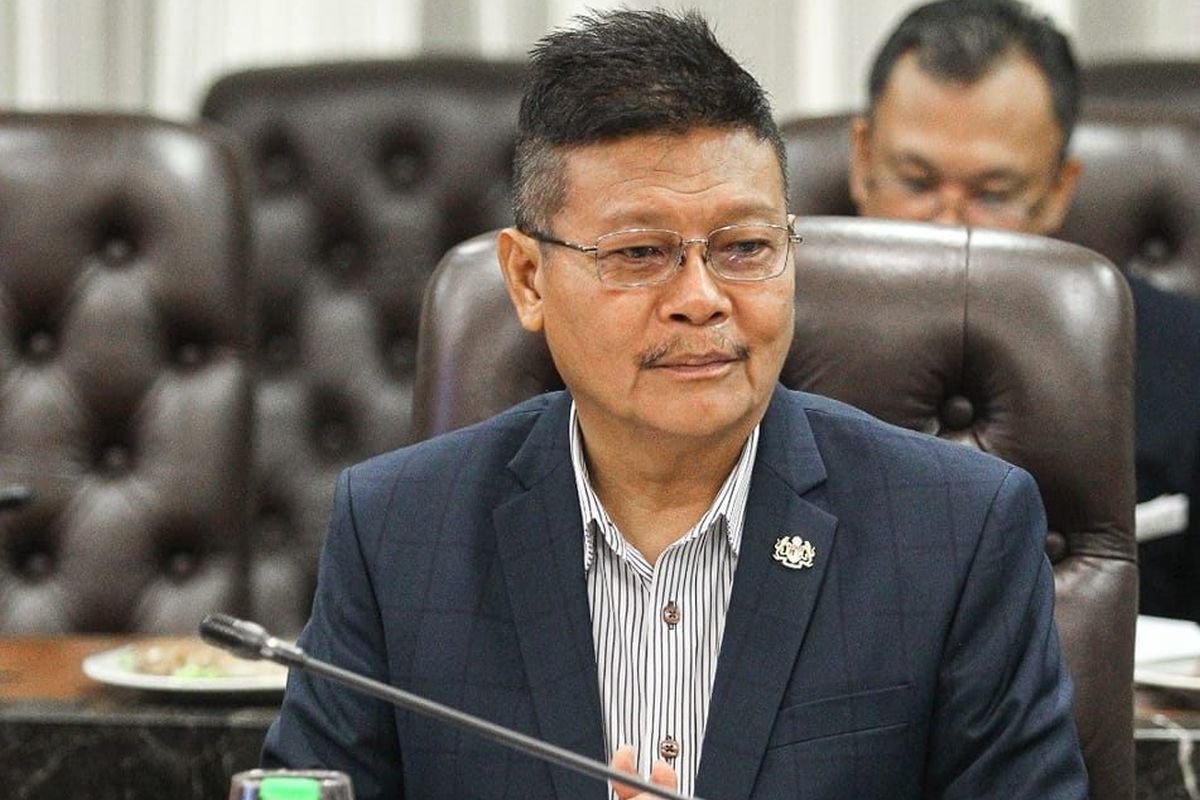 Tanjong Karang MP pledges support for Anwar